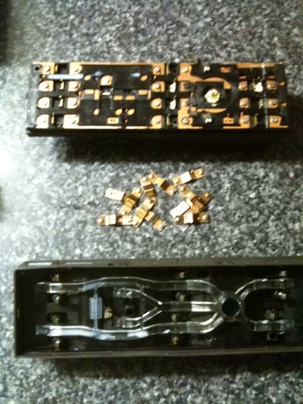 Anatomy of a window switch (or "why milkshakes shouldn't be in the rear cup holder ...